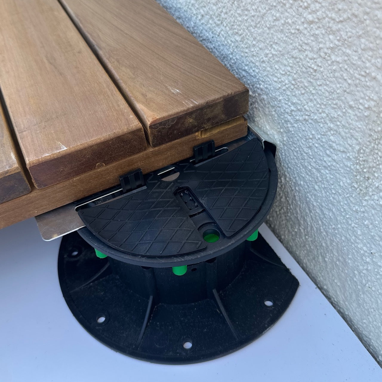 Pedestal Perimeter Clip - Deck Tile Direct